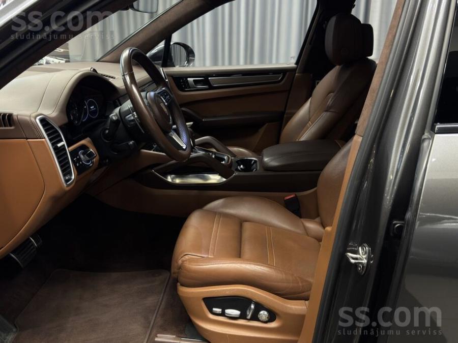 Pelēks Porsche Cayenne 2019 Rīga, ar dzinēja tilpumu 4.00 L un nobraukumu 164 tūkst. km par 54990 €, foto 12 vietnē AUTOMOTO.COM.LV
