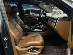 Pelēks Porsche Cayenne 2019 Rīga, ar dzinēja tilpumu 4.00 L un nobraukumu 164 tūkst. km par 54990 €, foto 16 vietnē AUTOMOTO.COM.LV