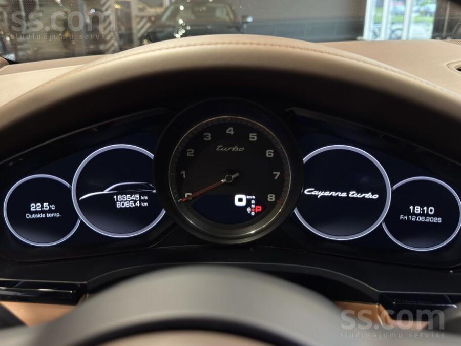 Pelēks Porsche Cayenne 2019 Rīga, ar dzinēja tilpumu 4.00 L un nobraukumu 164 tūkst. km par 54990 €, foto 20 vietnē AUTOMOTO.COM.LV