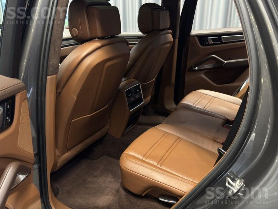 Pelēks Porsche Cayenne 2019 Rīga, ar dzinēja tilpumu 4.00 L un nobraukumu 164 tūkst. km par 54990 €, foto 29 vietnē AUTOMOTO.COM.LV
