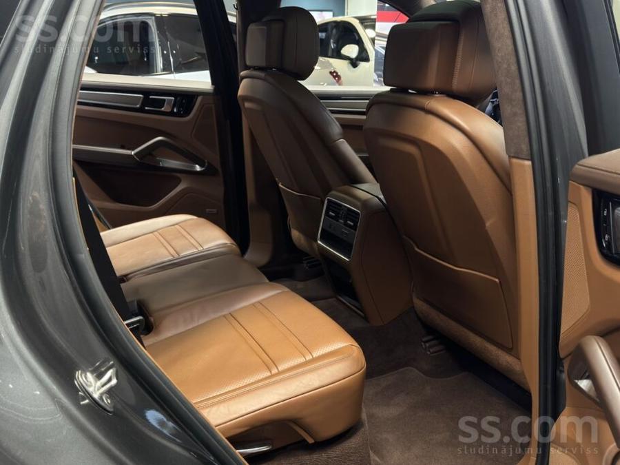 Pelēks Porsche Cayenne 2019 Rīga, ar dzinēja tilpumu 4.00 L un nobraukumu 164 tūkst. km par 54990 €, foto 31 vietnē AUTOMOTO.COM.LV