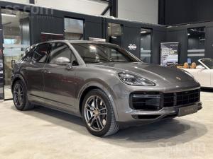 Pelēks Porsche Cayenne 2019 Rīga, ar dzinēja tilpumu 4.00 L un nobraukumu 164 tūkst. km par 46990 €, foto 1 vietnē AUTOMOTO.COM.LV