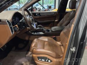 Pelēks Porsche Cayenne 2019 Rīga, ar dzinēja tilpumu 4.00 L un nobraukumu 164 tūkst. km par 46990 €, foto 8 vietnē AUTOMOTO.COM.LV