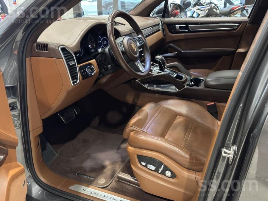 Pelēks Porsche Cayenne 2019 Rīga, ar dzinēja tilpumu 4.00 L un nobraukumu 164 tūkst. km par 46990 €, foto 9 vietnē AUTOMOTO.COM.LV