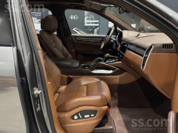 Pelēks Porsche Cayenne 2019 Rīga, ar dzinēja tilpumu 4.00 L un nobraukumu 164 tūkst. km par 46990 €, foto 10 vietnē AUTOMOTO.COM.LV