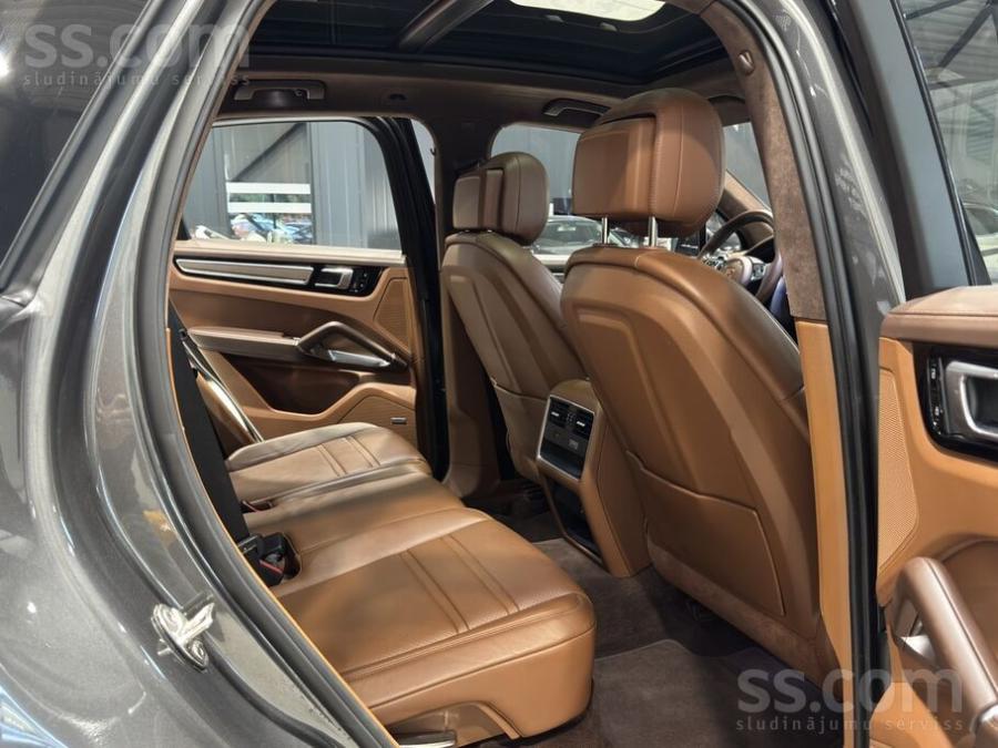 Pelēks Porsche Cayenne 2019 Rīga, ar dzinēja tilpumu 4.00 L un nobraukumu 164 tūkst. km par 46990 €, foto 16 vietnē AUTOMOTO.COM.LV