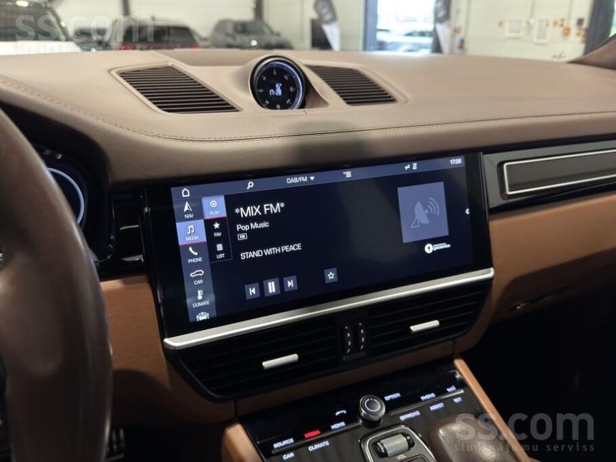 Pelēks Porsche Cayenne 2019 Rīga, ar dzinēja tilpumu 4.00 L un nobraukumu 164 tūkst. km par 46990 €, foto 20 vietnē AUTOMOTO.COM.LV
