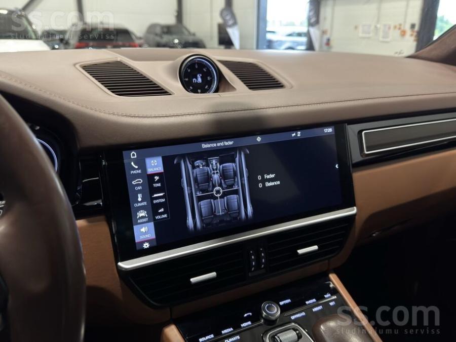 Pelēks Porsche Cayenne 2019 Rīga, ar dzinēja tilpumu 4.00 L un nobraukumu 164 tūkst. km par 46990 €, foto 26 vietnē AUTOMOTO.COM.LV