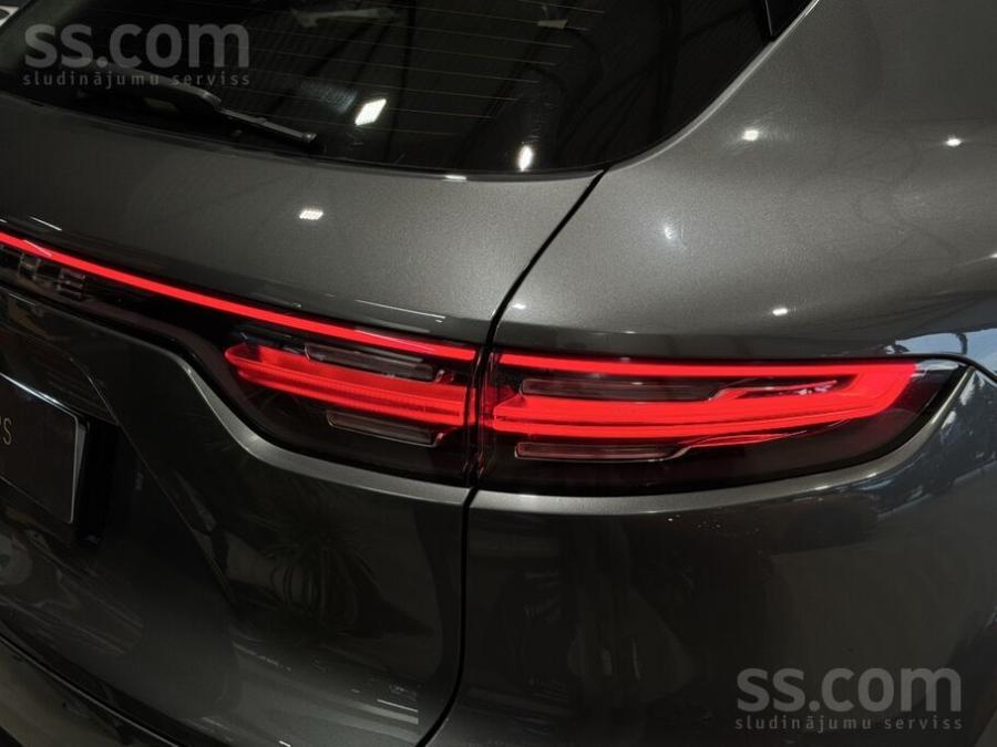Pelēks Porsche Cayenne 2019 Rīga, ar dzinēja tilpumu 4.00 L un nobraukumu 164 tūkst. km par 46990 €, foto 35 vietnē AUTOMOTO.COM.LV