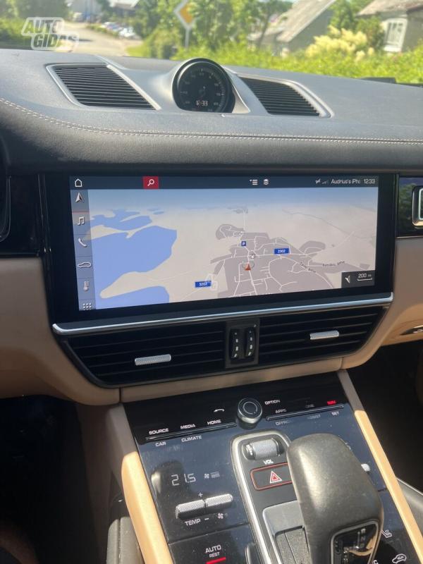 Grey Porsche Cayenne 2019 in Plunge, with an engine capacity of 4.00 L and mileage of 118 thousand km for 50000 €, photo 5 on AUTOMOTO.COM.LV