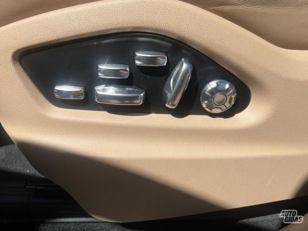 Grey Porsche Cayenne 2019 in Plunge, with an engine capacity of 4.00 L and mileage of 118 thousand km for 50000 €, photo 8 on AUTOMOTO.COM.LV