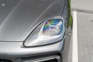 Grey Porsche Cayenne 2019 in Vilnius, with an engine capacity of 3.00 L and mileage of 165 thousand km for 39500 €, photo 6 on AUTOMOTO.COM.LV