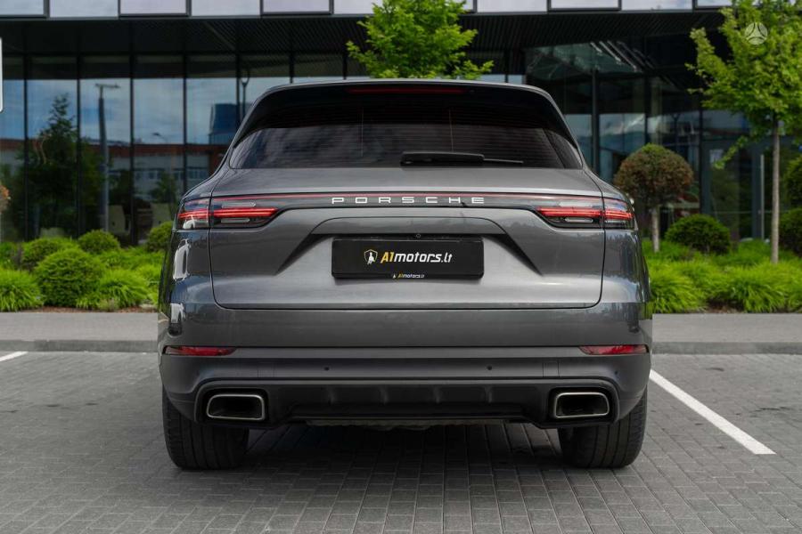 Grey Porsche Cayenne 2019 in Vilnius, with an engine capacity of 3.00 L and mileage of 165 thousand km for 39500 €, photo 10 on AUTOMOTO.COM.LV
