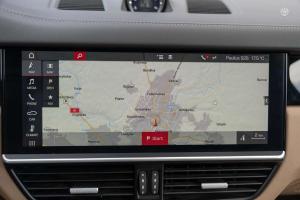 Grey Porsche Cayenne 2019 in Vilnius, with an engine capacity of 3.00 L and mileage of 165 thousand km for 39500 €, photo 28 on AUTOMOTO.COM.LV