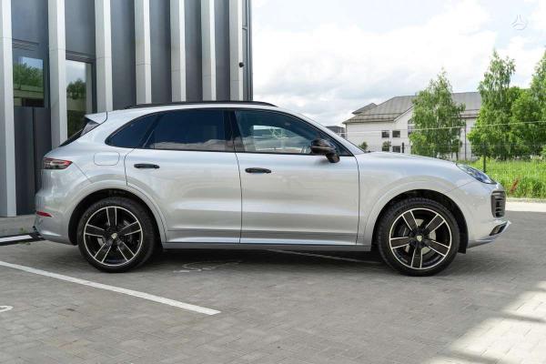 Pelēks Porsche Cayenne 2019 Viļņa, ar dzinēja tilpumu 3.00 L un nobraukumu 65 tūkst. km par 52490 €, foto 6 vietnē AUTOMOTO.COM.LV