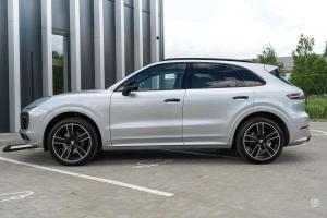 Pelēks Porsche Cayenne 2019 Viļņa, ar dzinēja tilpumu 3.00 L un nobraukumu 65 tūkst. km par 50990 €, foto 3 vietnē AUTOMOTO.COM.LV