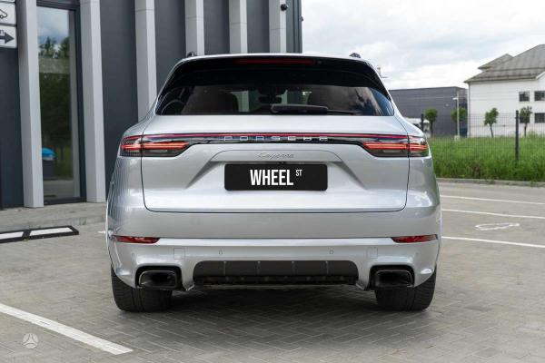 Pelēks Porsche Cayenne 2019 Viļņa, ar dzinēja tilpumu 3.00 L un nobraukumu 65 tūkst. km par 50990 €, foto 4 vietnē AUTOMOTO.COM.LV