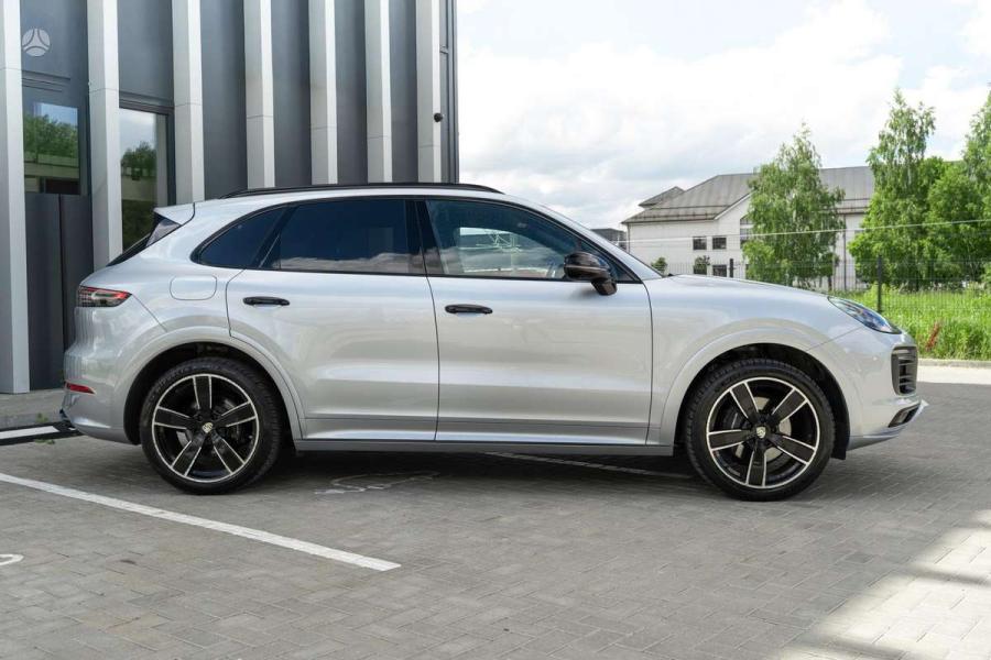 Pelēks Porsche Cayenne 2019 Viļņa, ar dzinēja tilpumu 3.00 L un nobraukumu 65 tūkst. km par 50990 €, foto 7 vietnē AUTOMOTO.COM.LV