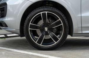 Pelēks Porsche Cayenne 2019 Viļņa, ar dzinēja tilpumu 3.00 L un nobraukumu 65 tūkst. km par 50990 €, foto 14 vietnē AUTOMOTO.COM.LV