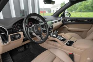 Pelēks Porsche Cayenne 2019 Viļņa, ar dzinēja tilpumu 3.00 L un nobraukumu 65 tūkst. km par 50990 €, foto 16 vietnē AUTOMOTO.COM.LV
