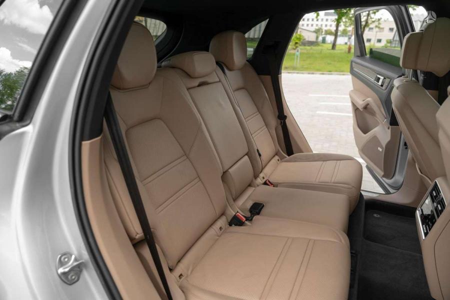 Pelēks Porsche Cayenne 2019 Viļņa, ar dzinēja tilpumu 3.00 L un nobraukumu 65 tūkst. km par 50990 €, foto 20 vietnē AUTOMOTO.COM.LV