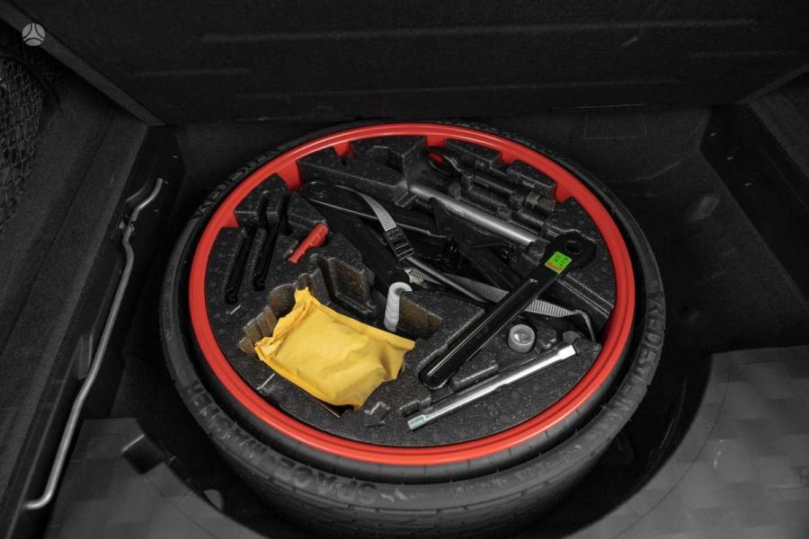 Pelēks Porsche Cayenne 2019 Viļņa, ar dzinēja tilpumu 3.00 L un nobraukumu 65 tūkst. km par 50990 €, foto 24 vietnē AUTOMOTO.COM.LV