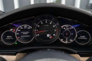 Pelēks Porsche Cayenne 2019 Viļņa, ar dzinēja tilpumu 3.00 L un nobraukumu 65 tūkst. km par 50990 €, foto 29 vietnē AUTOMOTO.COM.LV