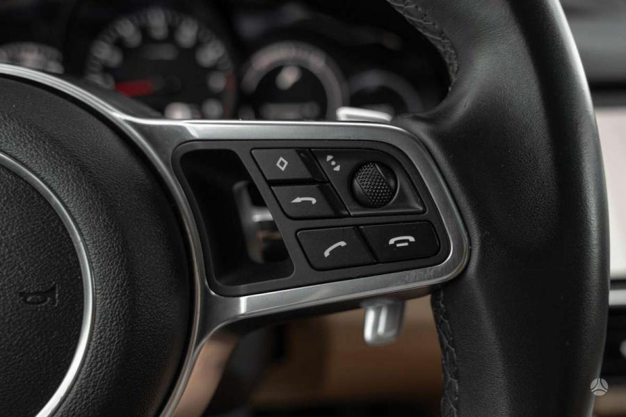 Pelēks Porsche Cayenne 2019 Viļņa, ar dzinēja tilpumu 3.00 L un nobraukumu 65 tūkst. km par 50990 €, foto 31 vietnē AUTOMOTO.COM.LV