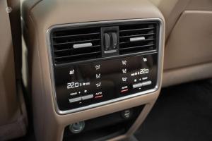 Pelēks Porsche Cayenne 2019 Viļņa, ar dzinēja tilpumu 3.00 L un nobraukumu 65 tūkst. km par 50990 €, foto 41 vietnē AUTOMOTO.COM.LV