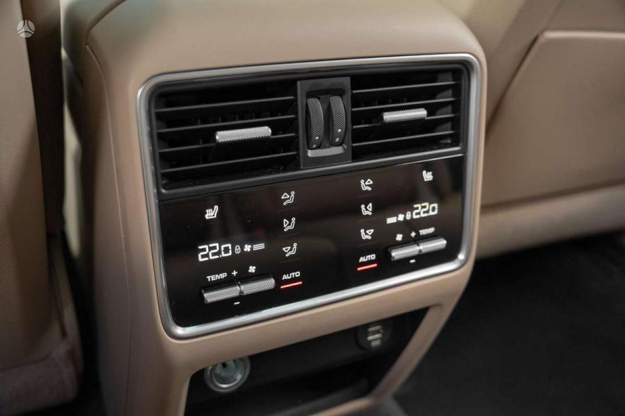 Pelēks Porsche Cayenne 2019 Viļņa, ar dzinēja tilpumu 3.00 L un nobraukumu 65 tūkst. km par 50990 €, foto 41 vietnē AUTOMOTO.COM.LV