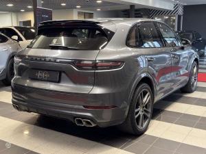 Grey Porsche Cayenne 2019 in Riga, with an engine capacity of 4.00 L and mileage of 164 thousand km for 52990 €, photo 5 on AUTOMOTO.COM.LV