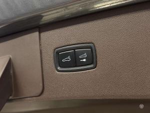 Grey Porsche Cayenne 2019 in Riga, with an engine capacity of 4.00 L and mileage of 164 thousand km for 52990 €, photo 9 on AUTOMOTO.COM.LV