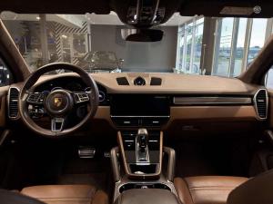 Grey Porsche Cayenne 2019 in Riga, with an engine capacity of 4.00 L and mileage of 164 thousand km for 52990 €, photo 18 on AUTOMOTO.COM.LV
