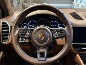 Grey Porsche Cayenne 2019 in Riga, with an engine capacity of 4.00 L and mileage of 164 thousand km for 52990 €, photo 19 on AUTOMOTO.COM.LV