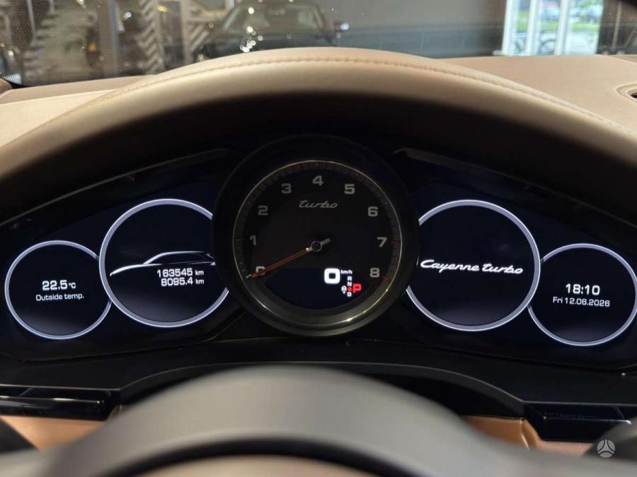 Grey Porsche Cayenne 2019 in Riga, with an engine capacity of 4.00 L and mileage of 164 thousand km for 52990 €, photo 20 on AUTOMOTO.COM.LV