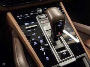 Grey Porsche Cayenne 2019 in Riga, with an engine capacity of 4.00 L and mileage of 164 thousand km for 52990 €, photo 27 on AUTOMOTO.COM.LV