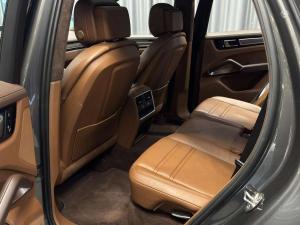 Grey Porsche Cayenne 2019 in Riga, with an engine capacity of 4.00 L and mileage of 164 thousand km for 52990 €, photo 29 on AUTOMOTO.COM.LV
