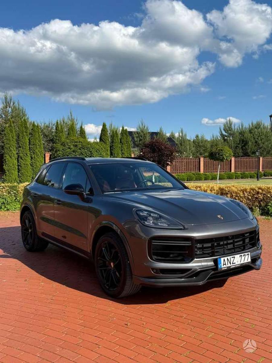 Pelēks Porsche Cayenne 2019 Viļņa, ar dzinēja tilpumu 3.00 L un nobraukumu 128 tūkst. km par 49500 €, foto 1 vietnē AUTOMOTO.COM.LV