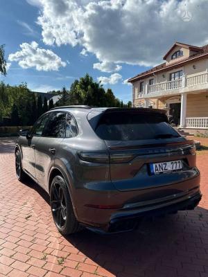 Pelēks Porsche Cayenne 2019 Viļņa, ar dzinēja tilpumu 3.00 L un nobraukumu 128 tūkst. km par 49500 €, foto 4 vietnē AUTOMOTO.COM.LV