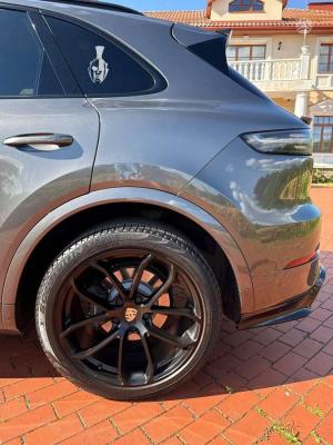 Pelēks Porsche Cayenne 2019 Viļņa, ar dzinēja tilpumu 3.00 L un nobraukumu 128 tūkst. km par 49500 €, foto 5 vietnē AUTOMOTO.COM.LV