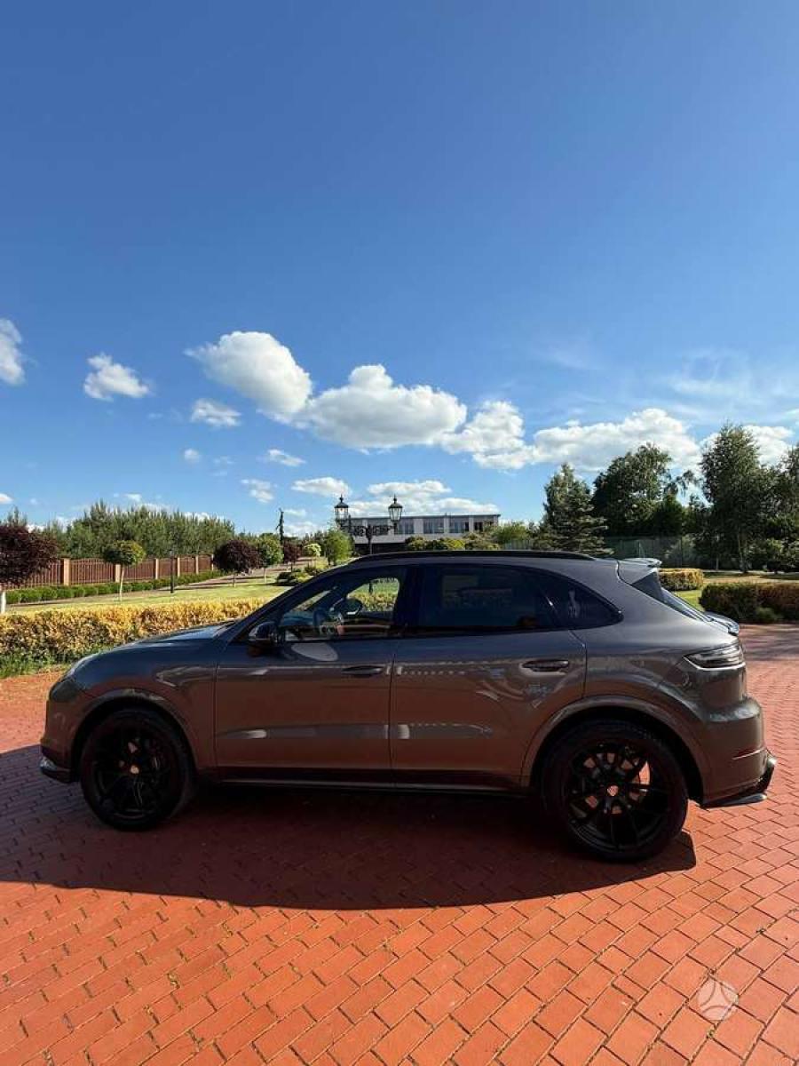 Pelēks Porsche Cayenne 2019 Viļņa, ar dzinēja tilpumu 3.00 L un nobraukumu 128 tūkst. km par 49500 €, foto 6 vietnē AUTOMOTO.COM.LV