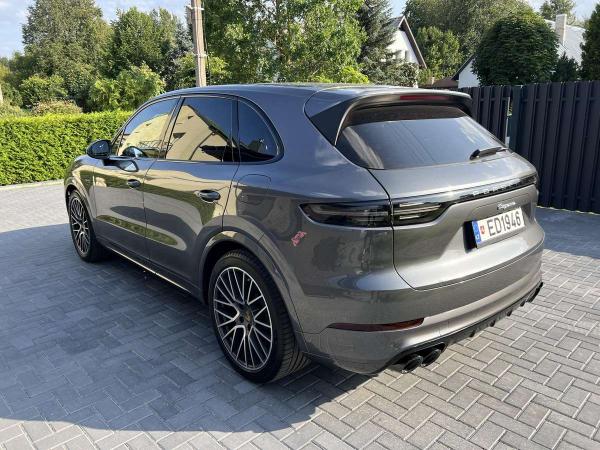 Pelēks Porsche Cayenne 2019 Viļņa, ar dzinēja tilpumu 3.00 L un nobraukumu 177 tūkst. km par 42999 €, foto 3 vietnē AUTOMOTO.COM.LV