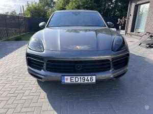 Pelēks Porsche Cayenne 2019 Viļņa, ar dzinēja tilpumu 3.00 L un nobraukumu 177 tūkst. km par 42999 €, foto 5 vietnē AUTOMOTO.COM.LV