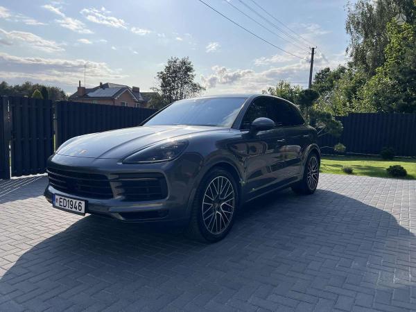 Pelēks Porsche Cayenne 2019 Viļņa, ar dzinēja tilpumu 3.00 L un nobraukumu 177 tūkst. km par 42999 €, foto 5 vietnē AUTOMOTO.COM.LV