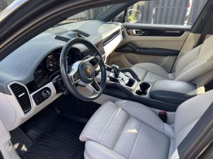 Pelēks Porsche Cayenne 2019 Viļņa, ar dzinēja tilpumu 3.00 L un nobraukumu 177 tūkst. km par 42999 €, foto 11 vietnē AUTOMOTO.COM.LV