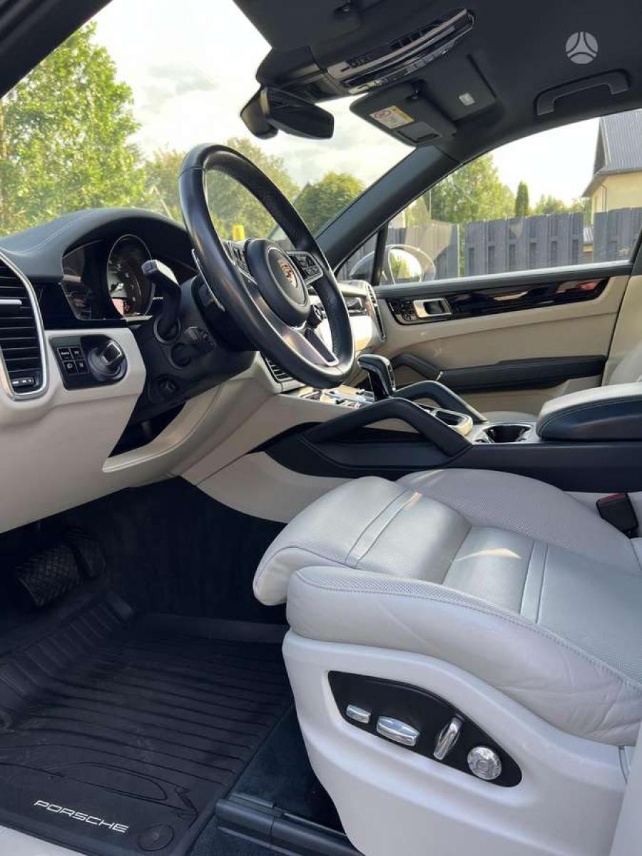 Pelēks Porsche Cayenne 2019 Viļņa, ar dzinēja tilpumu 3.00 L un nobraukumu 177 tūkst. km par 42999 €, foto 12 vietnē AUTOMOTO.COM.LV