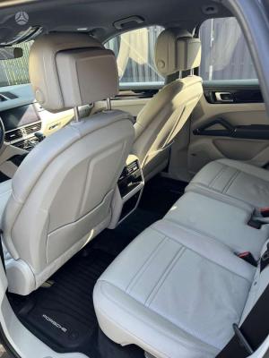 Pelēks Porsche Cayenne 2019 Viļņa, ar dzinēja tilpumu 3.00 L un nobraukumu 177 tūkst. km par 42999 €, foto 13 vietnē AUTOMOTO.COM.LV