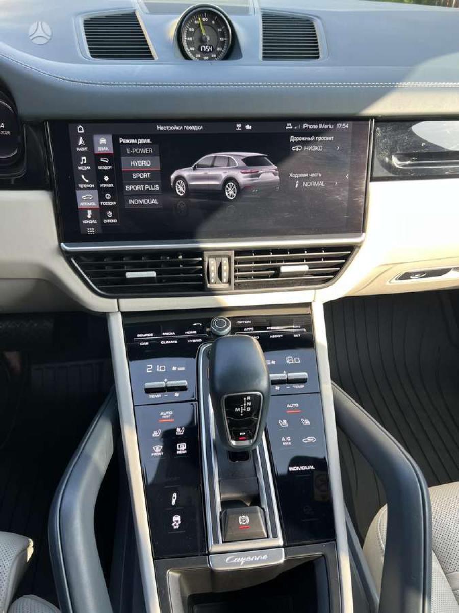 Pelēks Porsche Cayenne 2019 Viļņa, ar dzinēja tilpumu 3.00 L un nobraukumu 177 tūkst. km par 42999 €, foto 16 vietnē AUTOMOTO.COM.LV