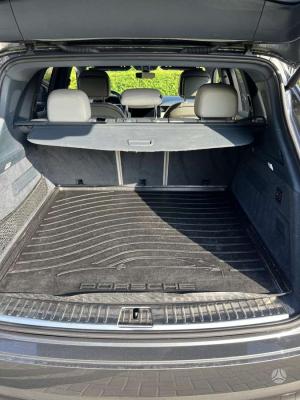 Pelēks Porsche Cayenne 2019 Viļņa, ar dzinēja tilpumu 3.00 L un nobraukumu 177 tūkst. km par 42999 €, foto 18 vietnē AUTOMOTO.COM.LV