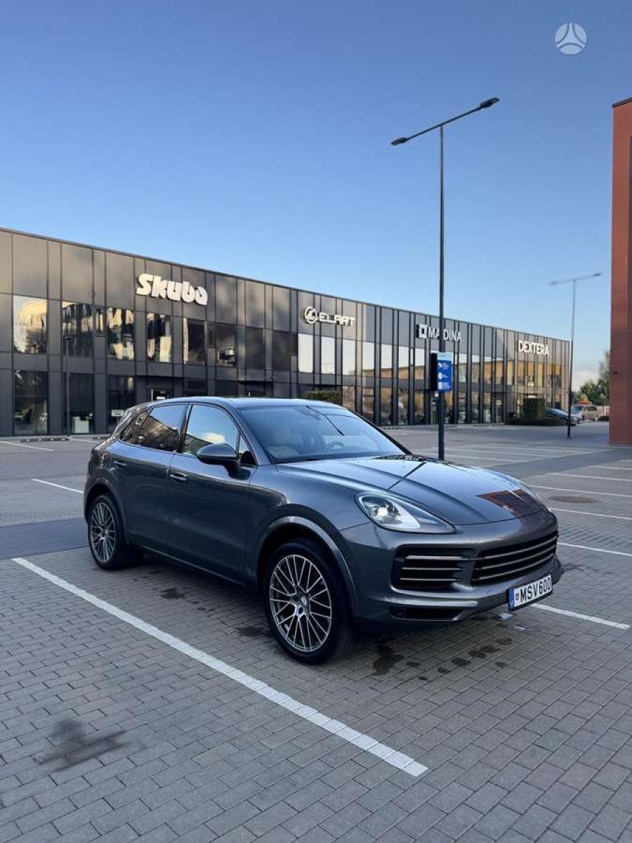 Grey Porsche Cayenne 2019 in Vilnius, with an engine capacity of 2.89 L and mileage of 200 thousand km for 38000 €, photo 10 on AUTOMOTO.COM.LV